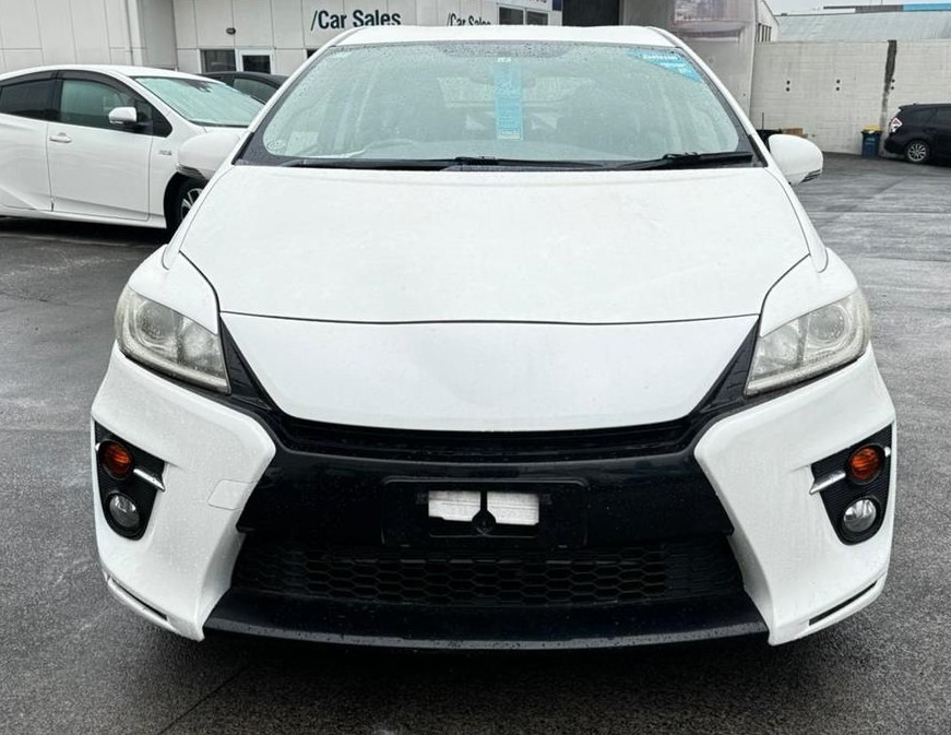 2013 Toyota Prius GS TOURING SELECTION | Danish Motors